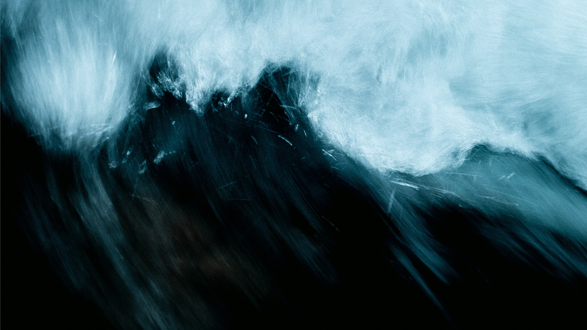 Stormy deep ocean - Virtual background | Univid
